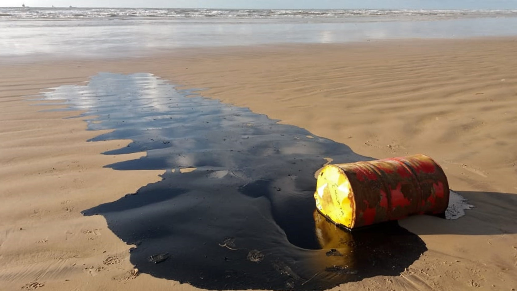 How do we Clean Up Oil-spills? - Finlay Jude Associates Ltd